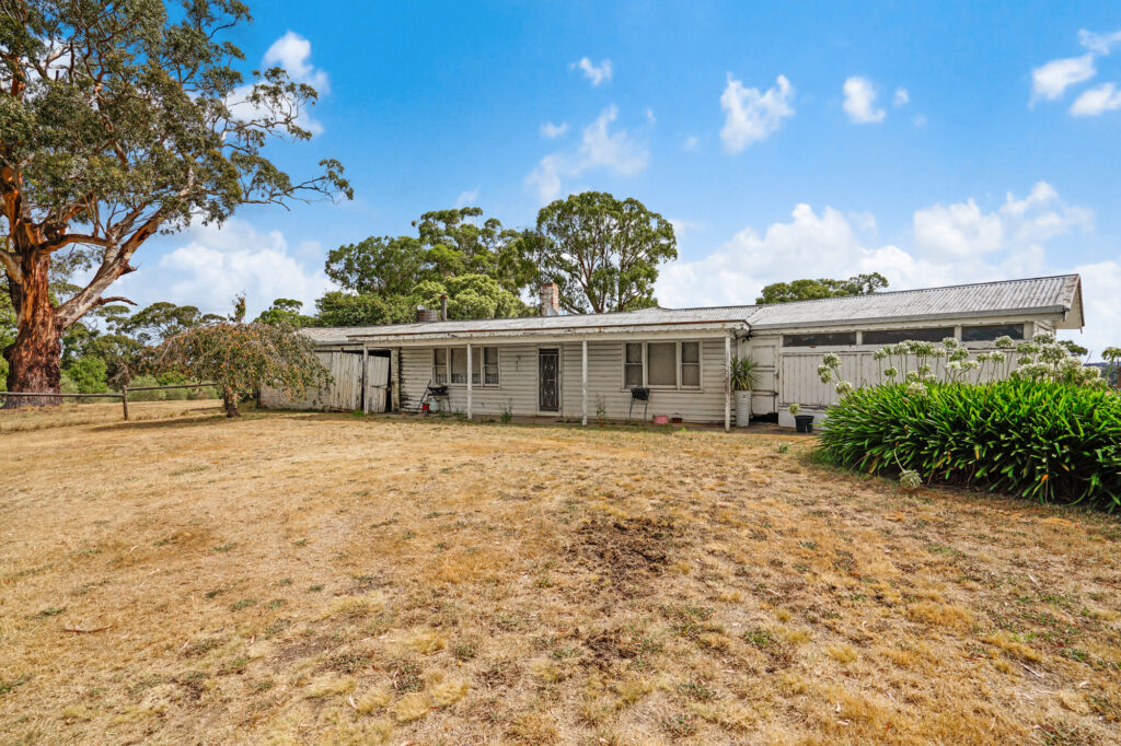 1052 Yendon Egerton Road, Mount Egerton - McFall Real Estate Ballan
